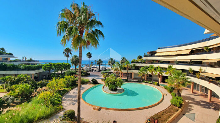 Appartement à vendre - Saint-Laurent-du-Var, Bord de Mer, Port de Plaisance - 3 pièces - 2 chambres