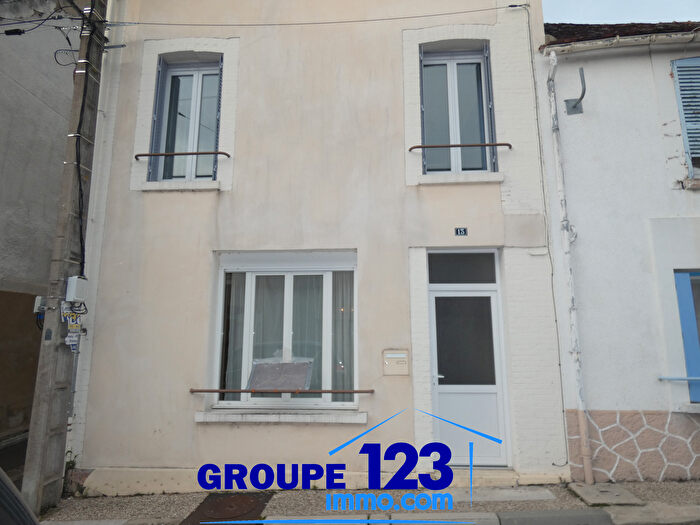 Maison à vendre - Brienon-sur-Armançon - 5 pièces - 4 chambres