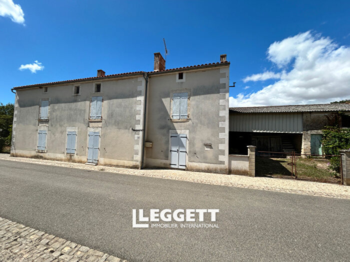 Maison 8 pièces à Bouillé-Courdault, à vendre