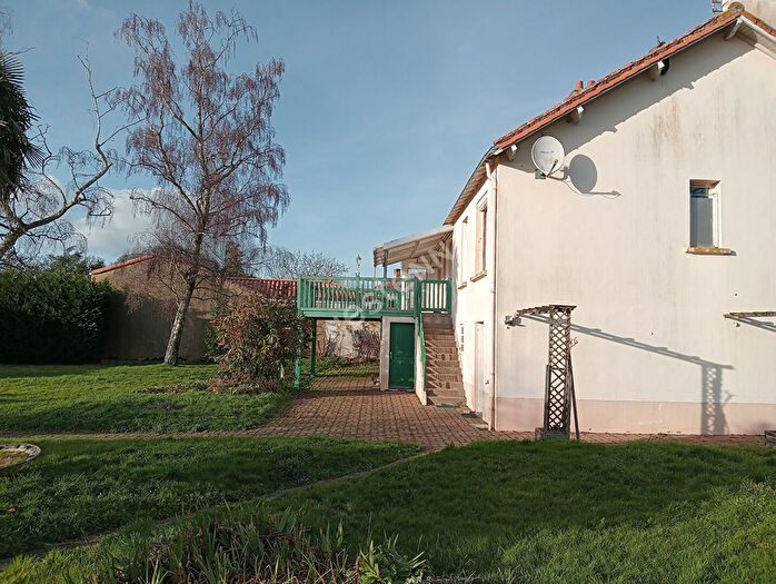 Maison 9 pièces à Saint-André-Treize-Voies, à vendre