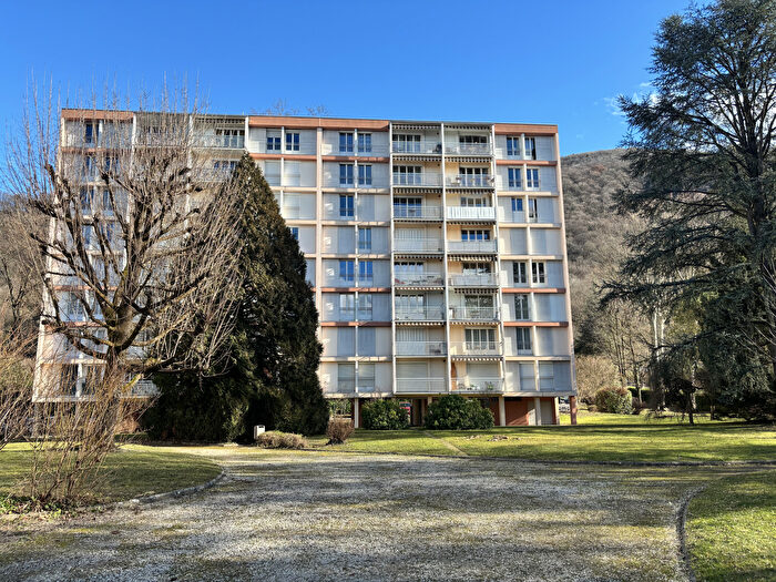 Appartement à louer - Saint-Martin-dHères, Romain Rolland - 3 pièces - 2 chambres