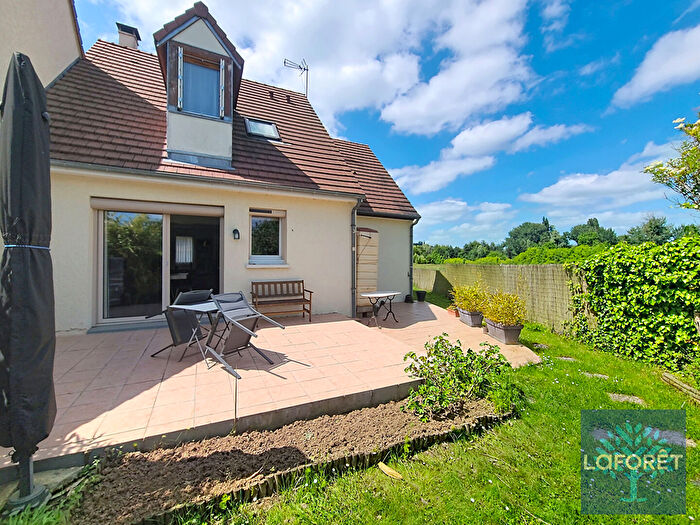 Étampes, Saint-Pierre : Maison 4 pièces à vendre
