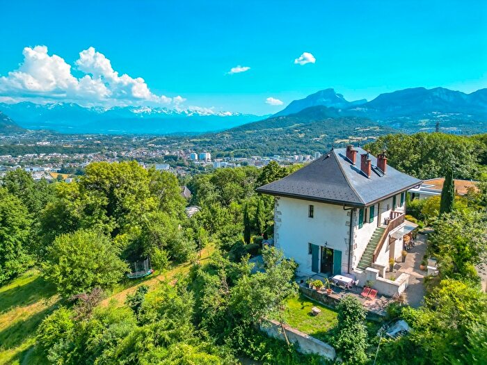 Maison 7 pièces à Bassens, à vendre