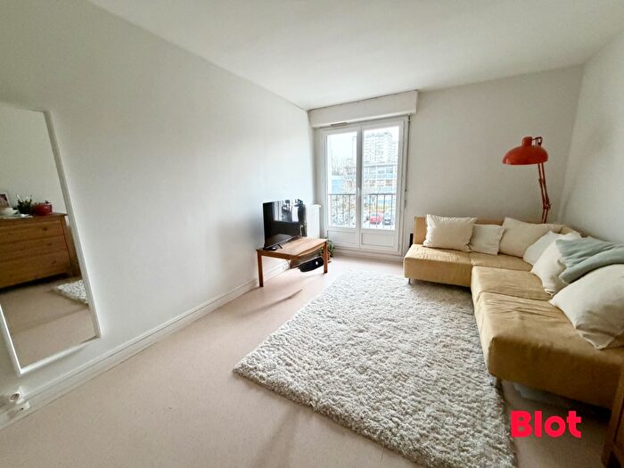 Appartement à vendre - Quartiers Nord-Ouest, Villejean - 2 pièces - 1 chambre