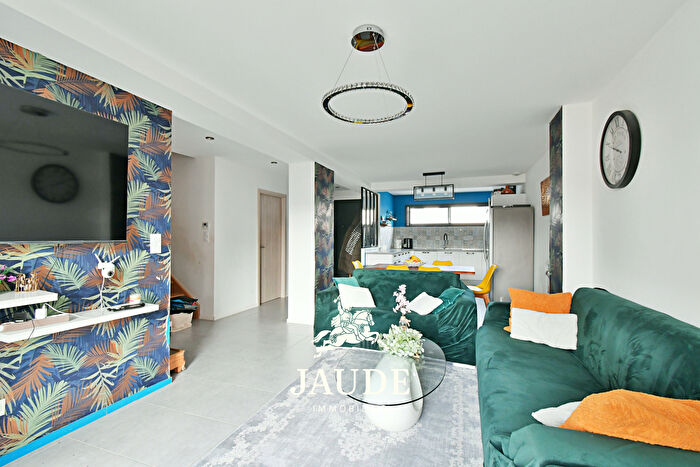 Maison à vendre - Cébazat - 5 pièces - 3 chambres