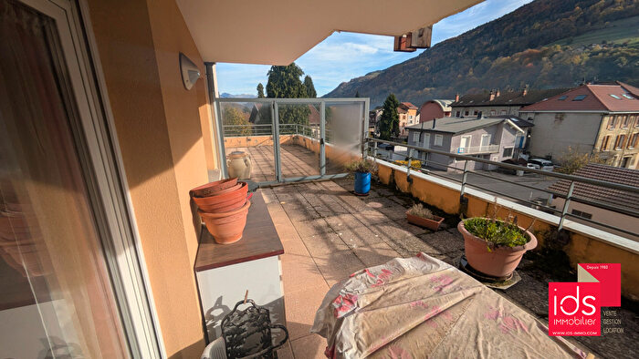 Appartement à vendre - Allevard - 4 pièces - 3 chambres