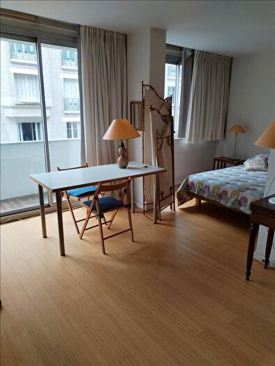 Appartement à louer - Paris e , Auteuil-Nord, Jasmin, Mirabeau - 2 pièces - 1 chambre