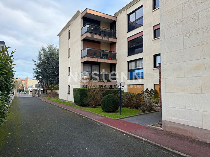Appartement à vendre - Enghien-les-Bains - 4 pièces - 3 chambres