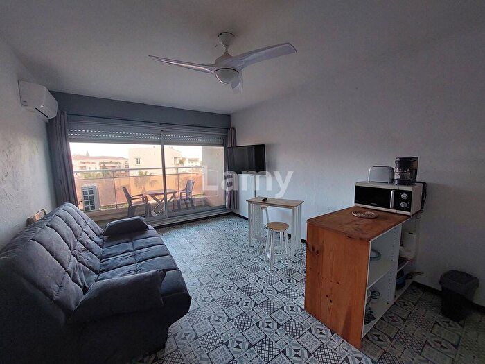 Appartement à louer - Jardins de la Fontaine, Nîmes - 1 pièce