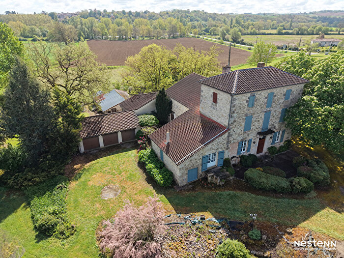 Moncrabeau : Maison 11 pièces à vendre