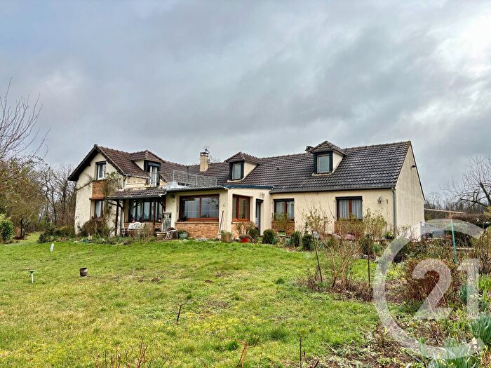 Maison 9 pièces à Chaintreaux, à vendre
