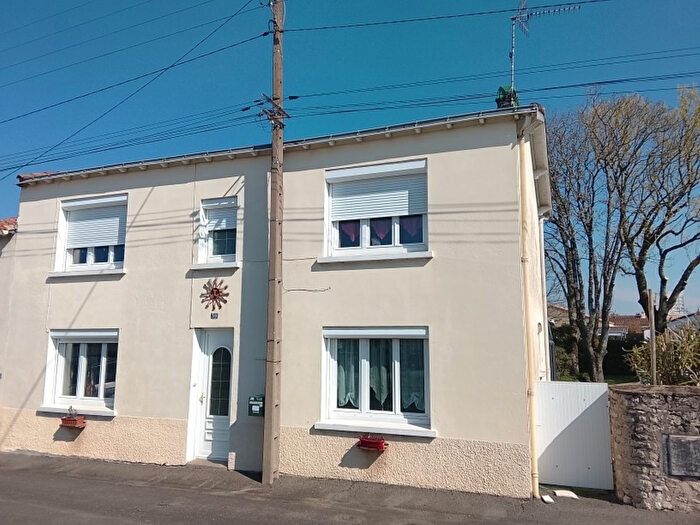 Maison à vendre - Fontenay-le-Comte, Les Moulins, La Gare - 4 pièces - 3 chambres
