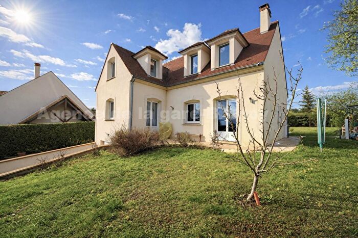 Maison à vendre - Varennes-Jarcy - 7 pièces - 5 chambres