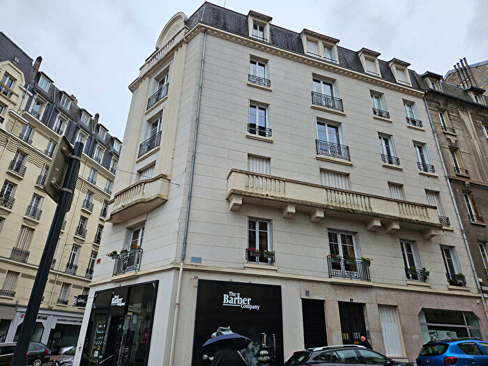 Maisons à vendre et appartements à louer - 1