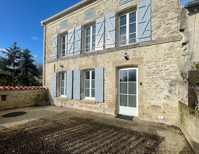 Maison à vendre - Nuaillé-sur-Boutonne - 4 pièces - 2 chambres
