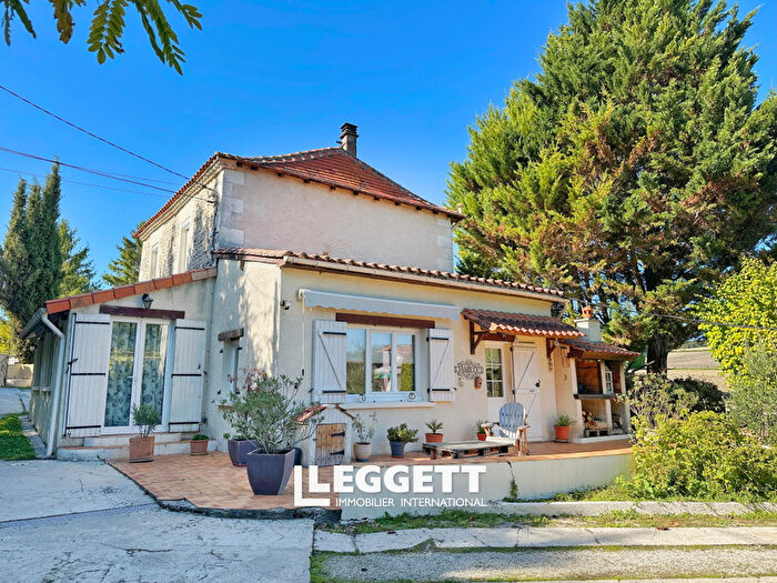 Maison à vendre - Montignac-le-Coq - 8 pièces - 3 chambres