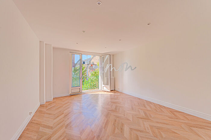 Appartement 3 pièces à Suresnes, Centre-ville, à vendre