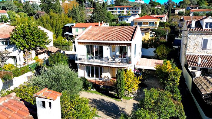 Maison à vendre - Cannes, Croix des Gardes - 6 pièces - 4 chambres