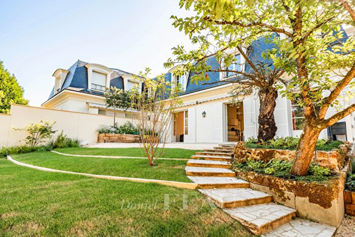 Maison 9 pièces à vendre à Versailles, Clagny Glatigny