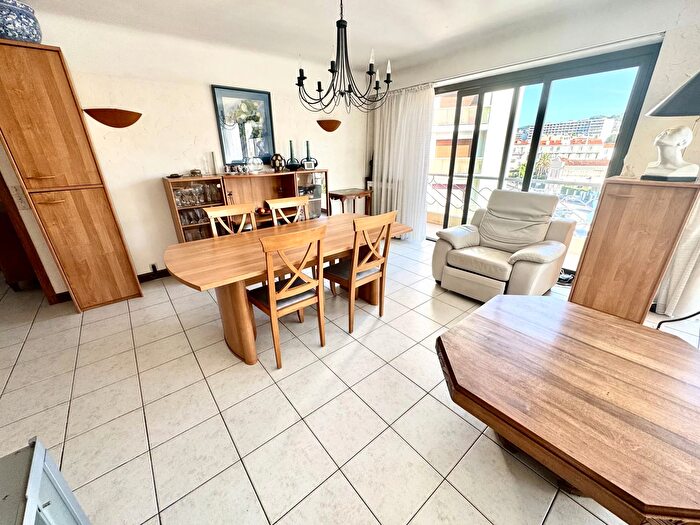 Appartement à vendre - Cannes, Centre-ville - 3 pièces - 2 chambres