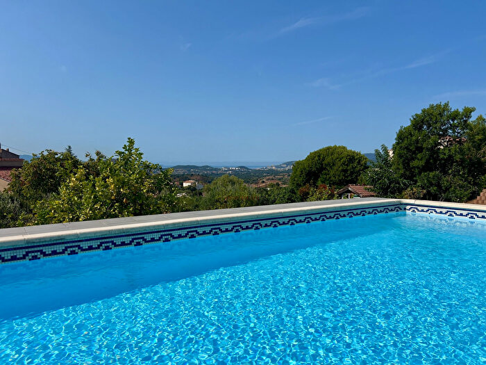 Maison à vendre - Afa - 10 pièces - 7 chambres