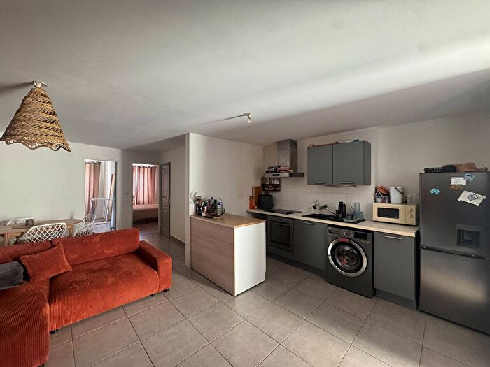 Appartement à louer - Montbernier, Bourgoin-Jallieu - 3 pièces - 2 chambres
