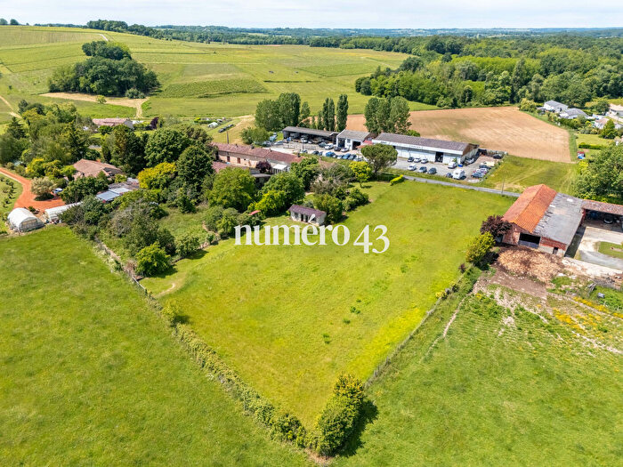 Maison 4 pièces à vendre à Mourens