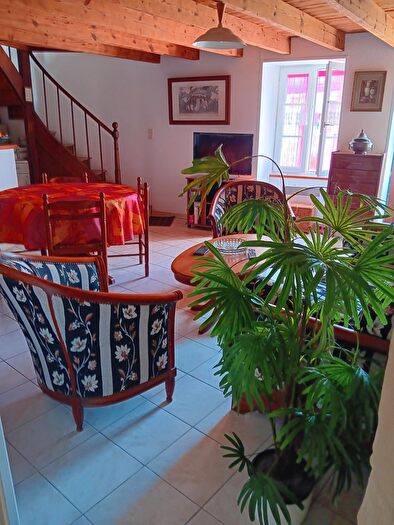 Maison 4 pièces à Mortagne-sur-Gironde, à vendre