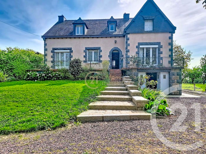 Ménéac : Maison 8 pièces à vendre