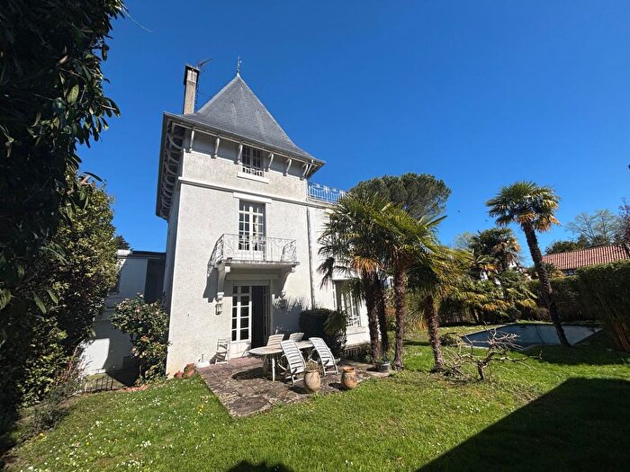 Maison à vendre - Pau, Pau Sud - 8 pièces - 6 chambres