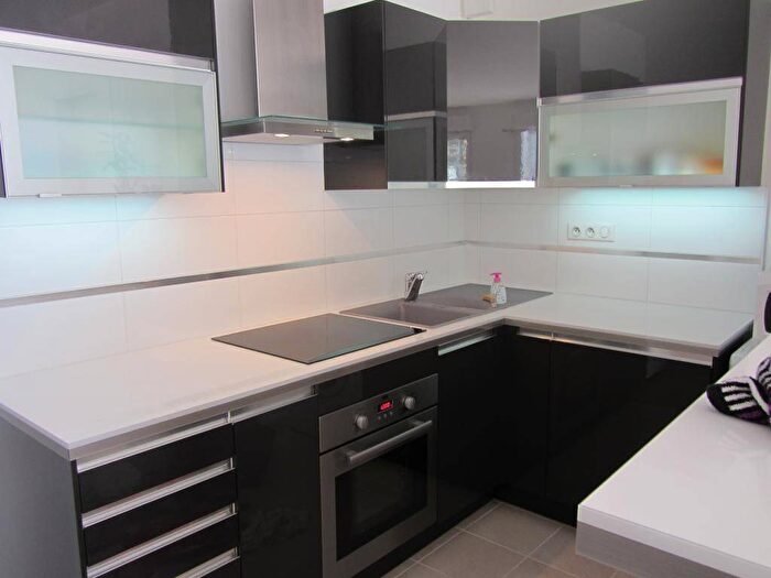 Appartement à louer - Saint Martin, Troyes - 2 pièces - 1 chambre