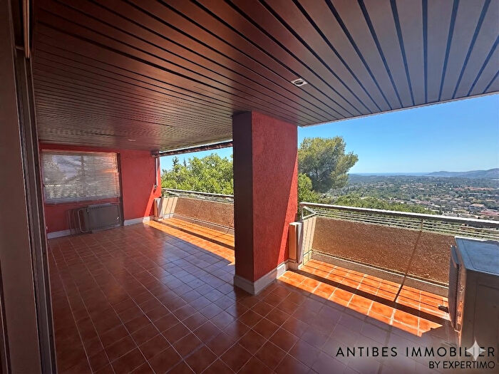 Grasse, Magagnosc, Saint-Mathieu : Appartement 3 pièces à vendre