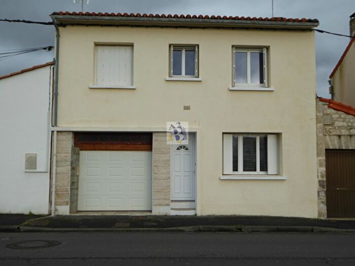 Maison 5 pièces à louer - Gond-Pontouvre
