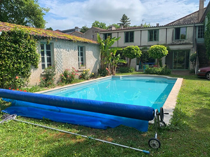 Maison à vendre - Blanzac-Porcheresse - 11 pièces - 7 chambres