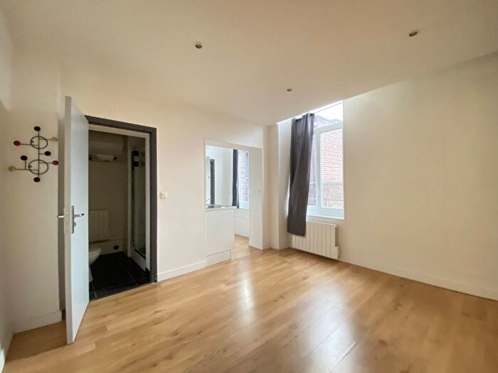 Centre-Neuf Bourg-Quesnoy-Delsaux-Musée-Cannoniers-Gare, Valenciennes : Appartement 2 pièces à louer