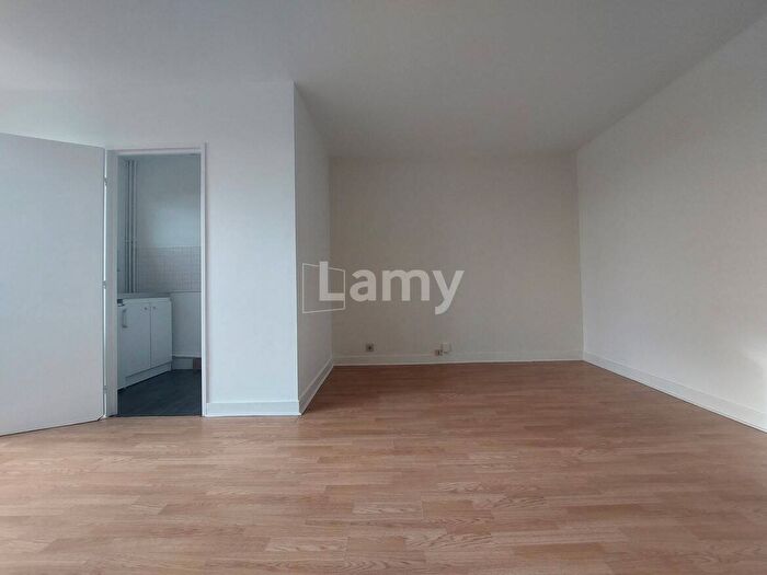 Appartement à louer - Corgnac-Centre Commercial, Limoges - 1 pièce