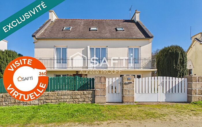 Maison à vendre - Plougonven - 7 pièces - 6 chambres