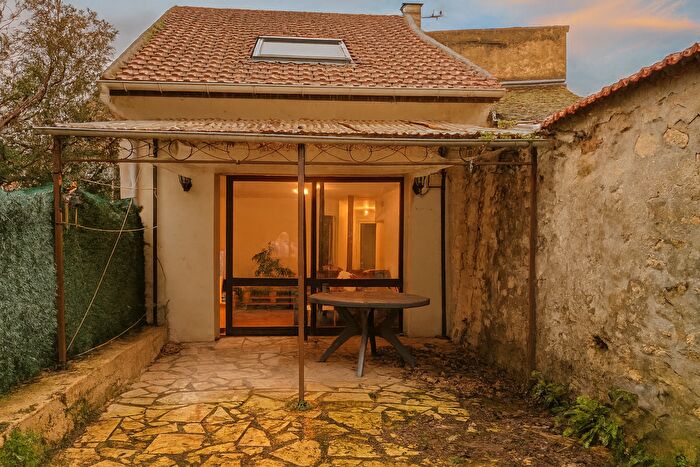 Appartement à vendre - Beaumont-sur-Oise - 4 pièces - 2 chambres