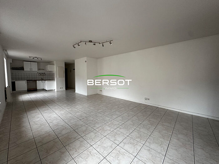 Appartement à louer - Goux-les-Usiers - 4 pièces - 3 chambres