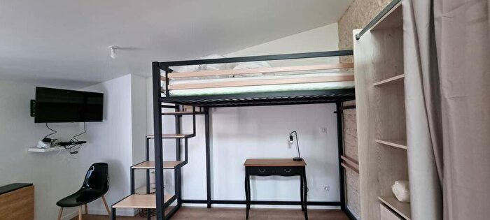 Centre Ville, Niort : Appartement 1 pièce à louer