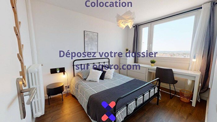 Appartement à louer - Le Bachut, Lyon ème arrondissement - 5 pièces - 4 chambres