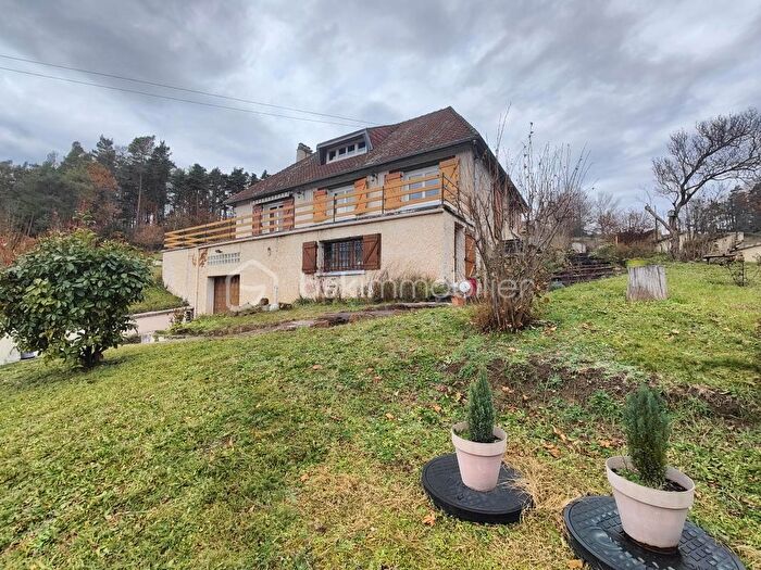 Maison à vendre - Sugères - 5 pièces - 3 chambres