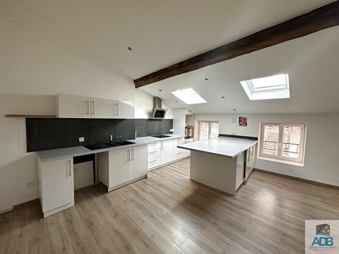 Appartement à louer - Roanne, Gare - 3 pièces - 1 chambre