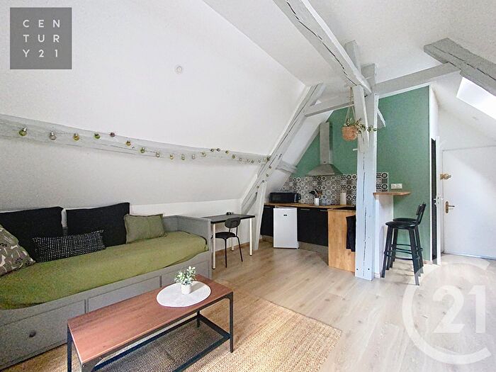 Appartement à louer - Troyes, Cathédrale - 1 pièce