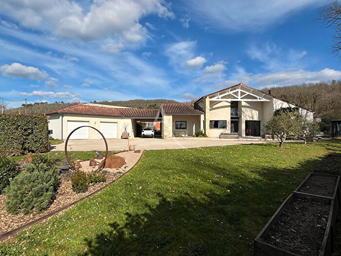 Maison à vendre - Prayssac - 5 pièces - 4 chambres