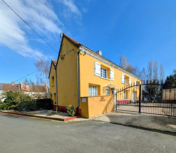 Maison à vendre - Crécy-la-Chapelle - 6 pièces - 5 chambres