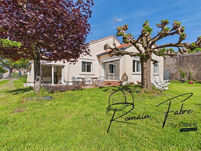 Maison à vendre - Saint-Martin-Lacaussade - 5 pièces - 4 chambres