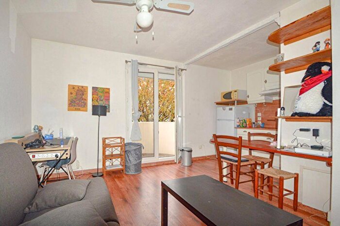 Appartement à louer - Le Hameau, Pau - 1 pièce