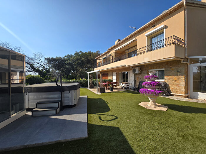 Maison à vendre - La Seyne-sur-Mer, Ouest - 9 pièces - 5 chambres