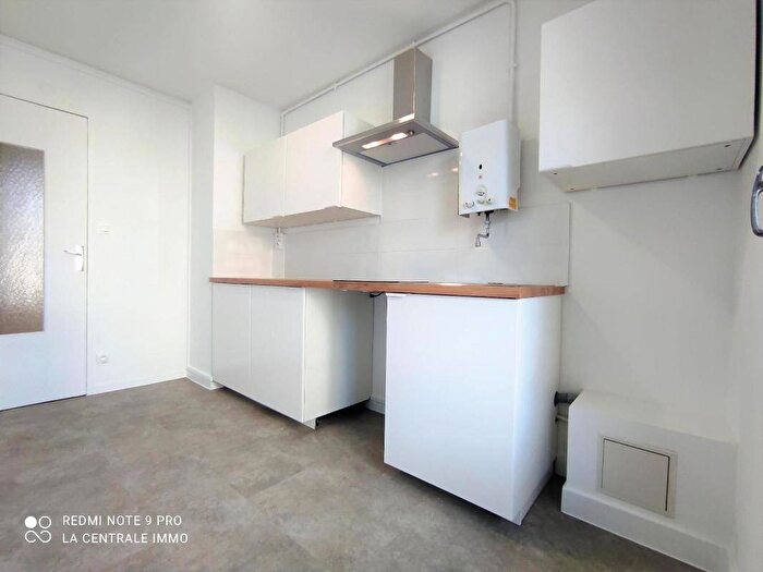 Appartement à louer - Cusset, Villeurbanne - 4 pièces - 3 chambres